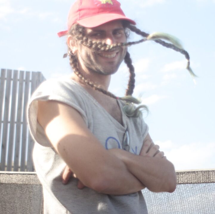 Daniel Leber – Galerija Nočna izložba Pešak | Night Window Display ...